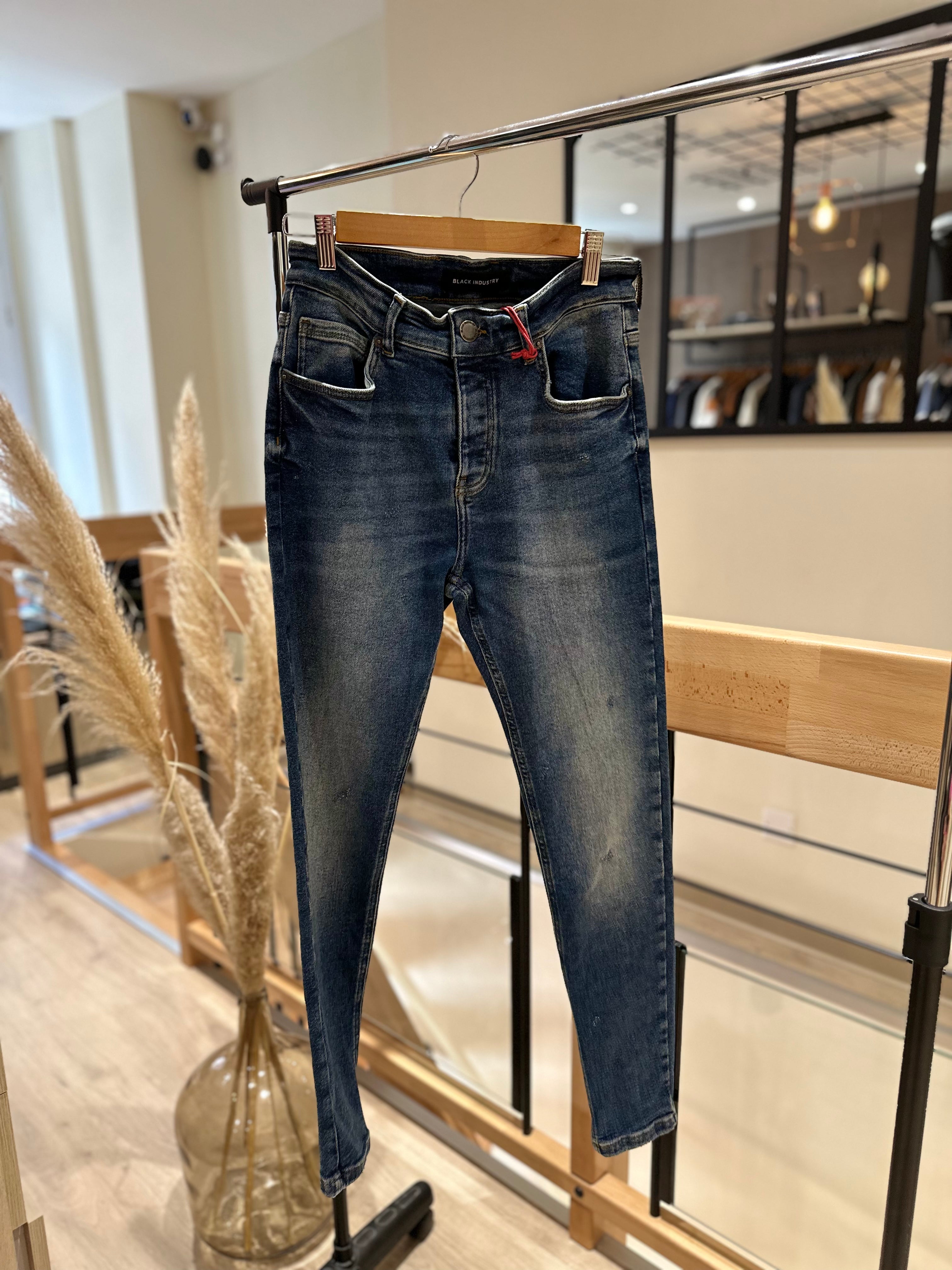 Jean Alan – Clothes and Clo